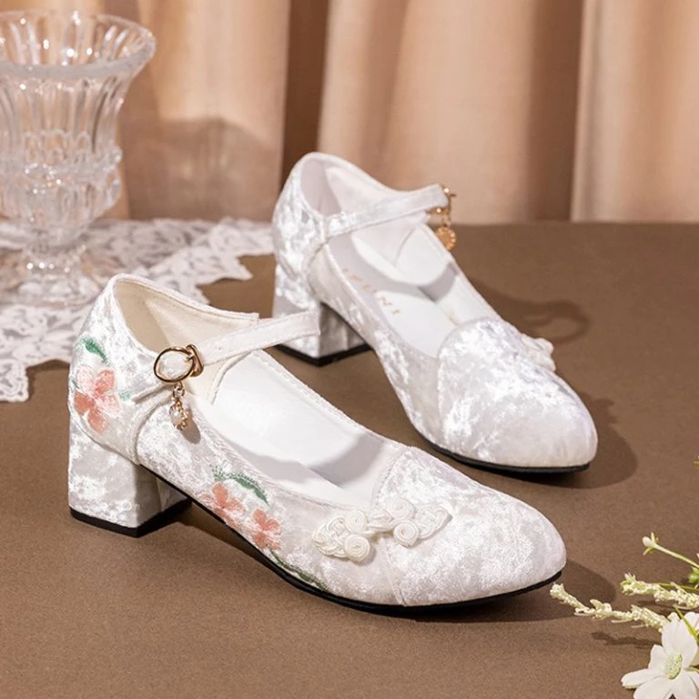 50+ Classic Hanfu Shoes, Sneakers & Boots - Newhanfu 2025