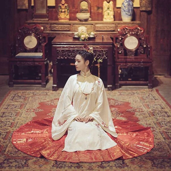 Luoli Flower White, Red Aoqun Hanfu - Newhanfu 2025