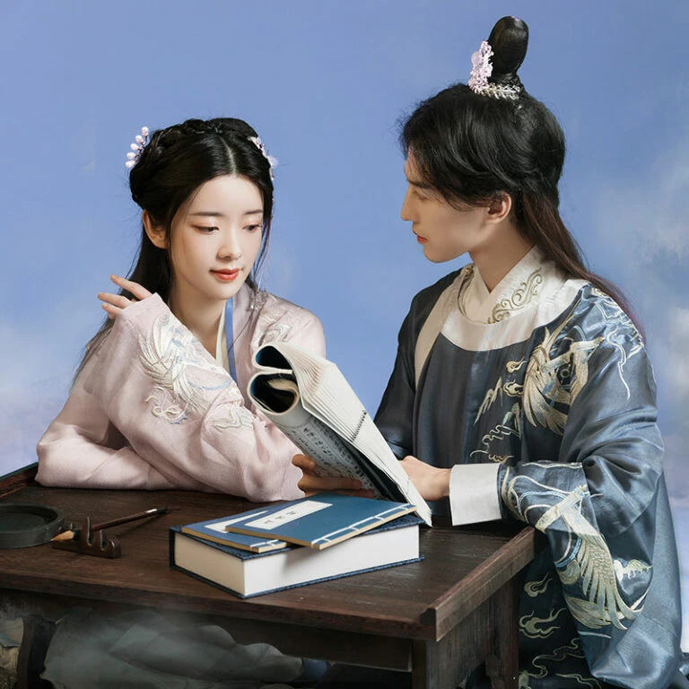 Young Bookman Navy Blue Male Hanfu Robe - Newhanfu