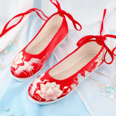 Crane Flats Floral Embroidery Hanfu Shoes - Newhanfu 2025
