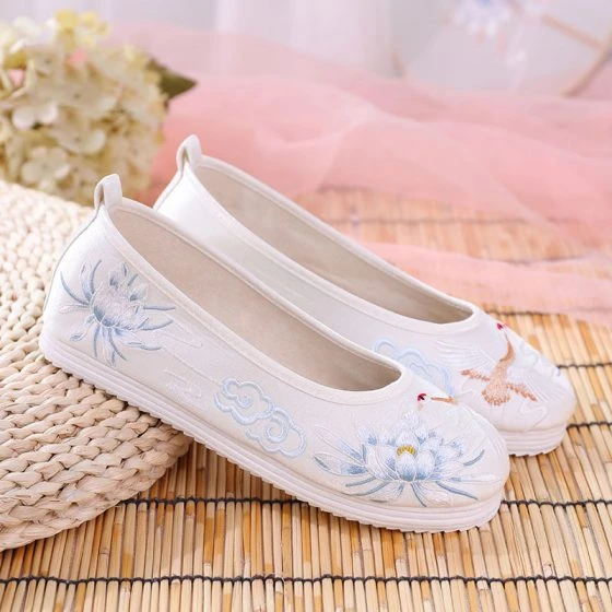 Crane Flats Floral Embroidery Hanfu Shoes - Newhanfu 2025