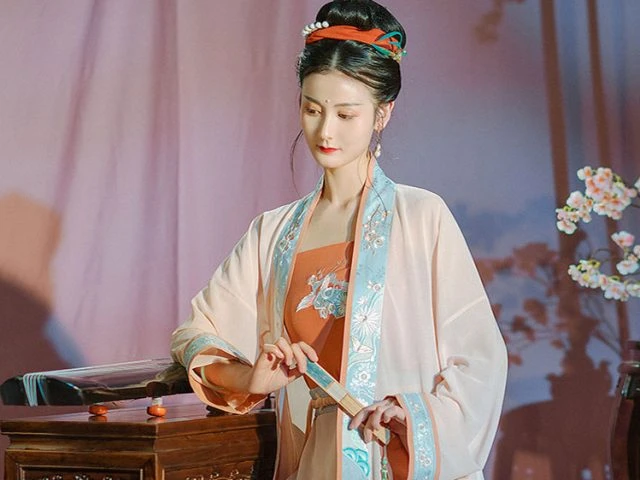 Ching Chao Li Chinese Poet Cosplay Hanfu Dress - Newhanfu