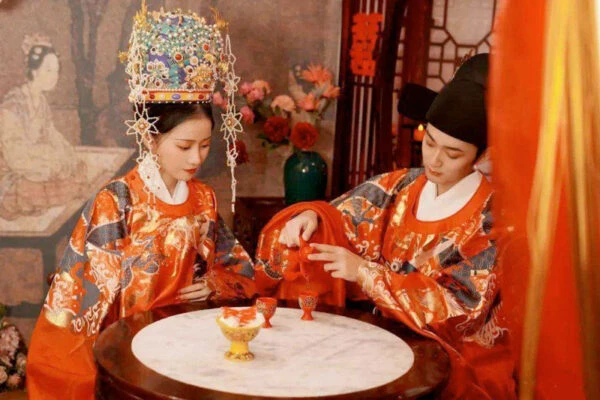 A Brief History of China Wedding Hanfu Dress - Newhanfu