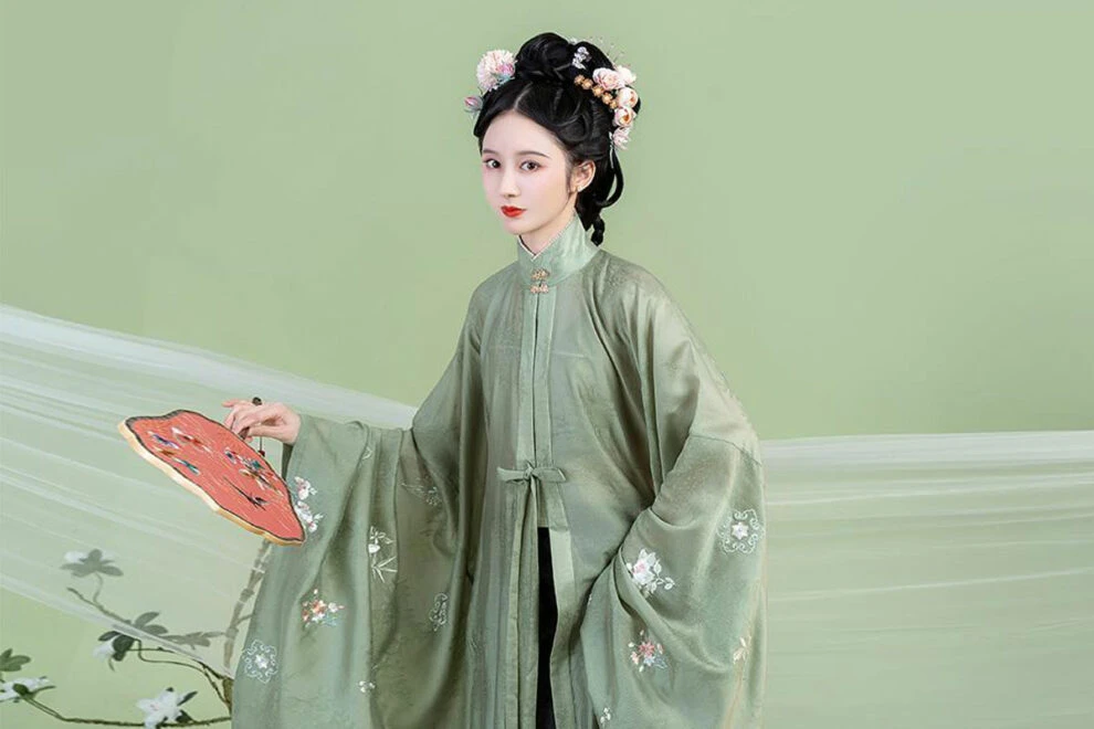 5 Luxury Silk Hanfu You Will Always Feel Elegant - 2025