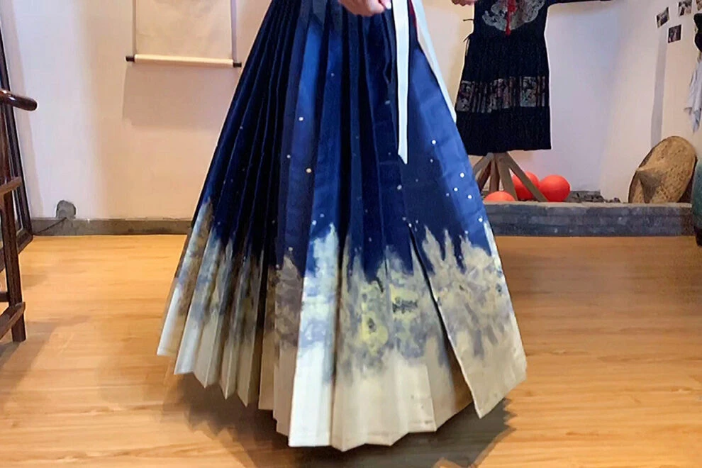 Mamianqun Hanfu Horse Face Skirt for Women - Newhanfu