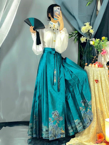 Mamianqun Hanfu Horse Face Skirt for Women - Newhanfu