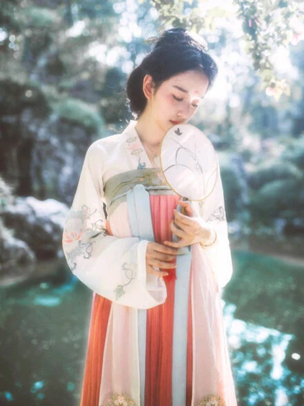 5 Loose Fitting Hanfu Dress for Women - Newhanfu