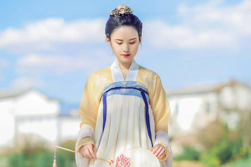 4 Colorful Dresses for Hanfu Days and Events - Newhanfu