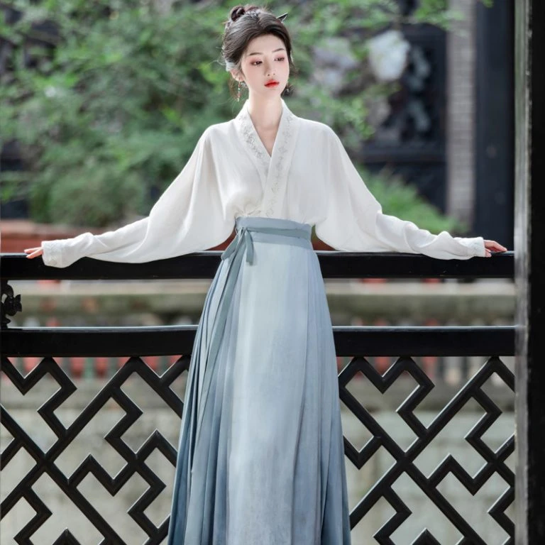 Women Casual Hanfu Suit Blue Mamian Skirt Daily Style - Newhanfu
