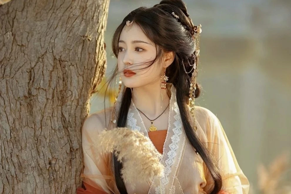 Channel Timeless Beauty in Dunhuang Inspired Hanfu - Newhanfu