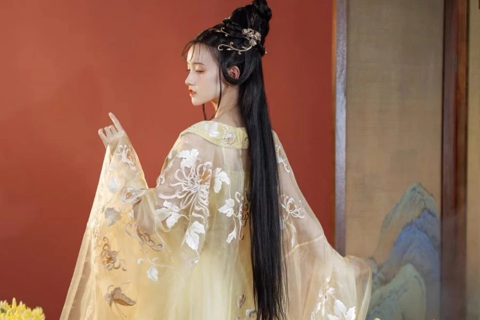 Warm and Bright Yellow Hanfu Dress - Newhanfu