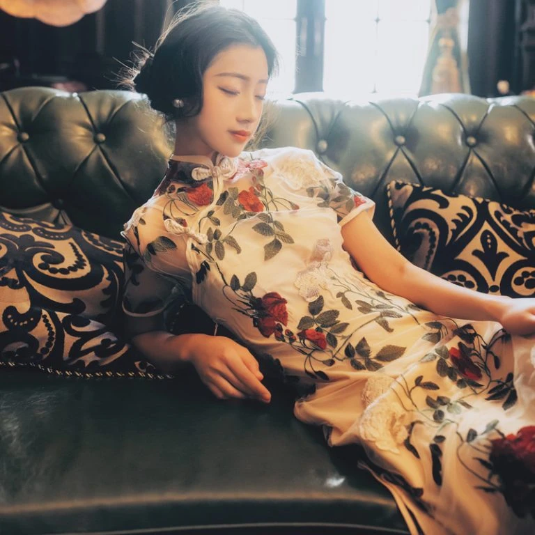 Elegant Rose Hanfu Dress - Newhanfu