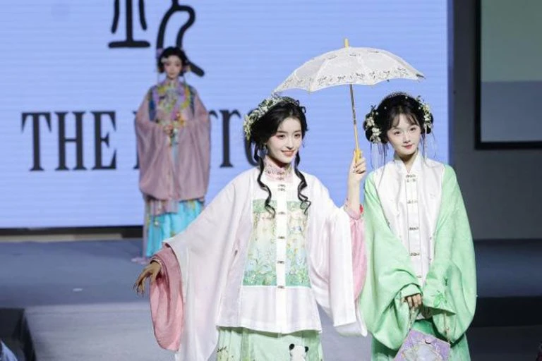 Meets Modern Hanfu Trends: The 2024 Hanfu Festival - Newhanfu