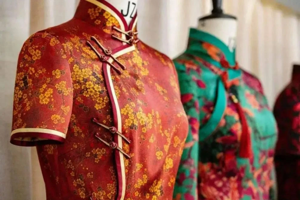 A Century Charm of Beijing-Style Qipao - Newhanfu